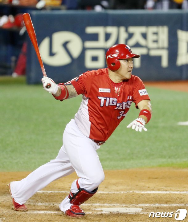'후반 집중력' KIA, KT 5-3 제압…60승 고지·3연패 탈출 : 네이트 스포츠