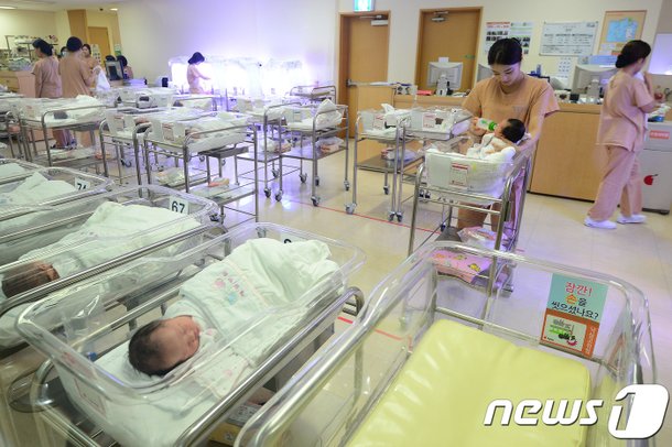 한국인 평균 83.3세까지 산다…OECD 5위 장수국가 : 네이트 뉴스