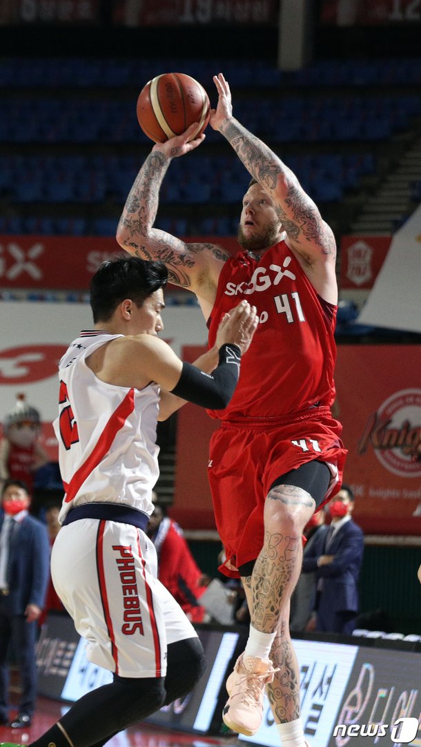 SK, 현대모비스 8연승 저지…KCC, KGC 잡고 선두 질주(종합) : 네이트 스포츠