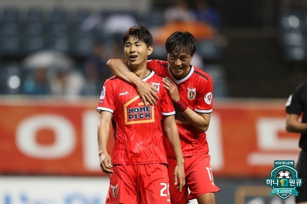 울산현대 MF 윤일록 영입…"ACL 2년 연속 우승 돕겠다" : 네이트 뉴스