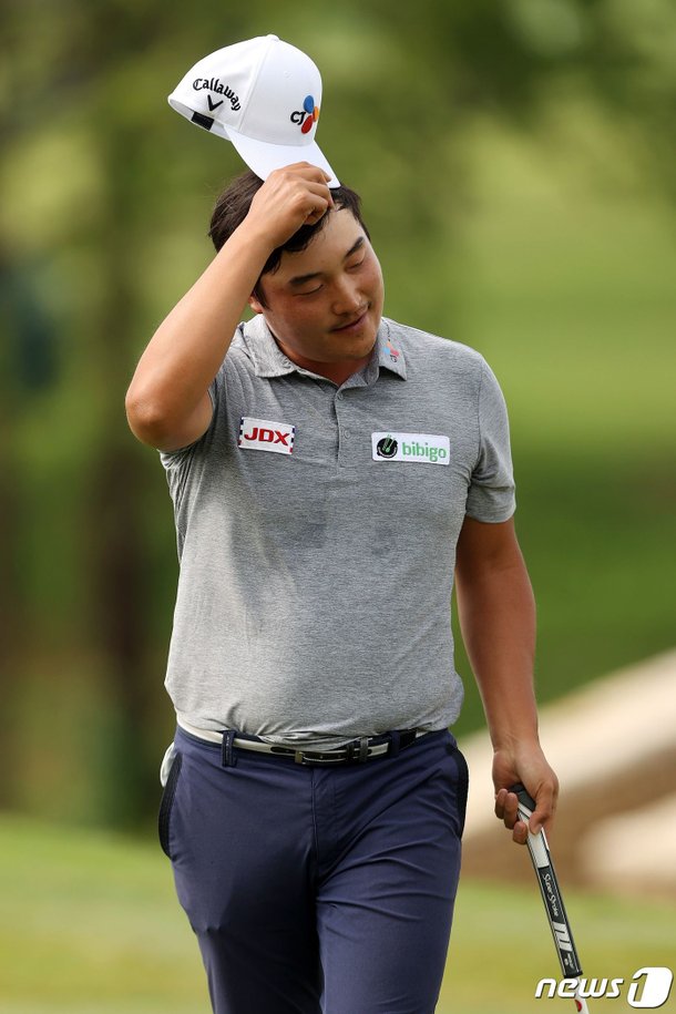 4타 줄인 이경훈, PGA 투어 3M 오픈 2R 공동 19위 도약 : 네이트 스포츠