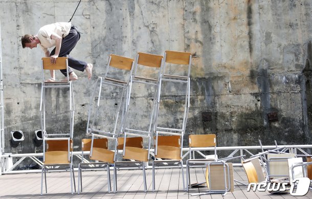 수줍 높은 국내외 서커스 공연을 한 자리에 : 네이트 뉴스