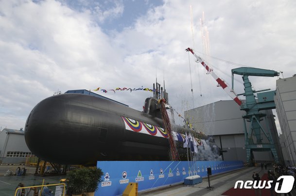 SLBM 탑재, 3000톤급 신채호함 진수 : 네이트 뉴스