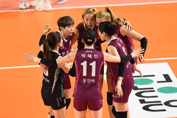 '이소영·엘레나 37점 합작' KGC인삼공사, 3연승 질주…IBK 7연패 : 네이트 스포츠