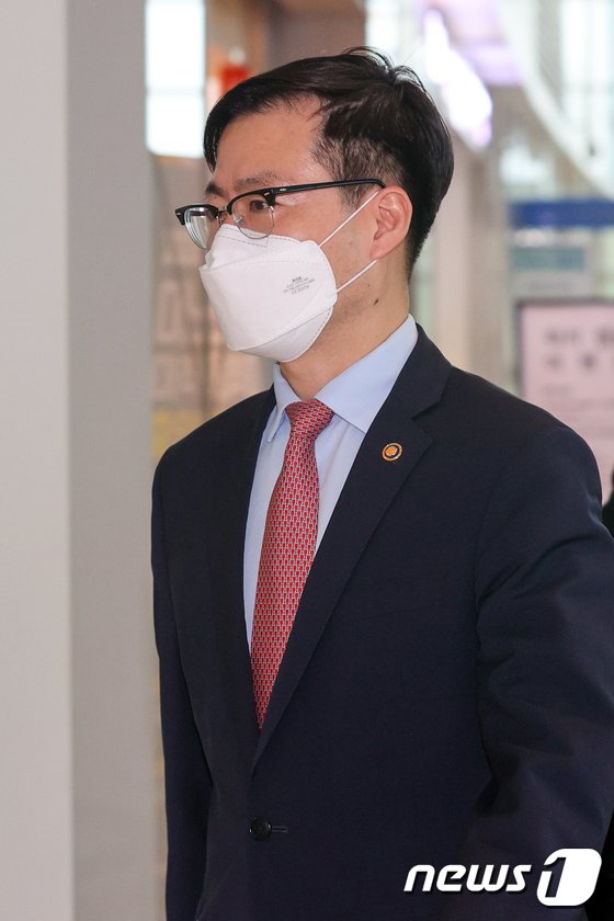 한미 FTA 10주년, 미국 향하는 여한구 본부장 : 네이트 뉴스