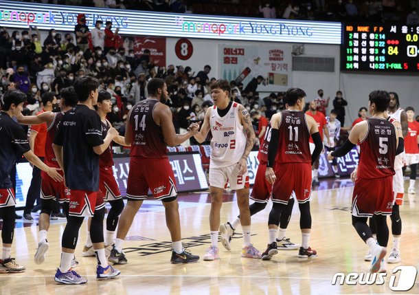 SK 잡고 5연승 질주하는 KGC : 네이트 스포츠