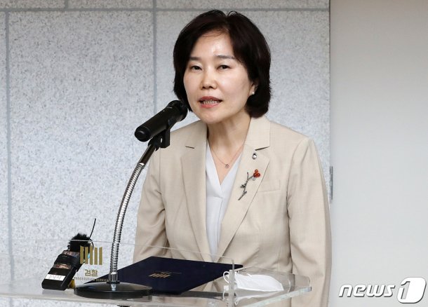 민주 혁신위원장에 김은경 교수…김은경 최선 다해 개혁할 것 네이트 뉴스