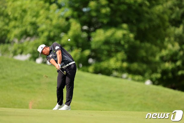 임성재, PGA 투어 트래블러스 챔피언십 1R 5언더파로 공동 8위 : 네이트 스포츠