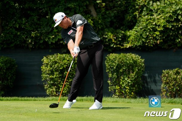 '8언더파' 임성재, PGA 개막전 더 센트리 1R서 공동 2위…선두와 1타 차 : 네이트 스포츠