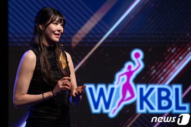 8관왕 만장일치 MVP 달성한 KB스타즈 박지수 : 네이트 스포츠