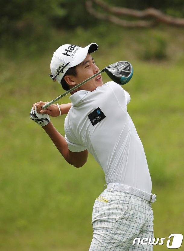 발달장애 골퍼 이승민, KPGA투어 '톱10' 도전장…파운더스컵 2R 공동 11위 : 네이트 스포츠