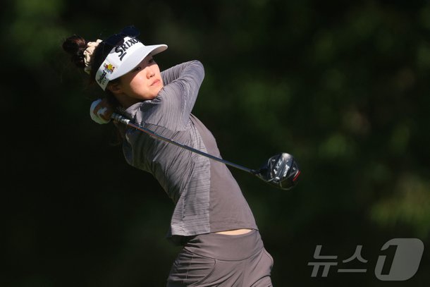 [포토]호주 그레이스 김, 마이어 LPGA 2R 티샷 : 네이트 스포츠