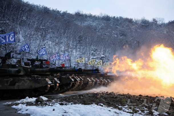 엄청난 화력 뿜어내는 K1A2 전차 : 네이트 뉴스