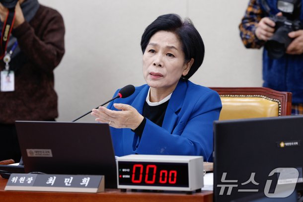 SKT 해킹, 9.7GB 유심정보 유출 정황…"책 270만 쪽 분량" : 네이트 뉴스