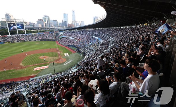 KBO, 2년 연속 1000만 관중 달성 기념 이미지 공모전 : 네이트 스포츠