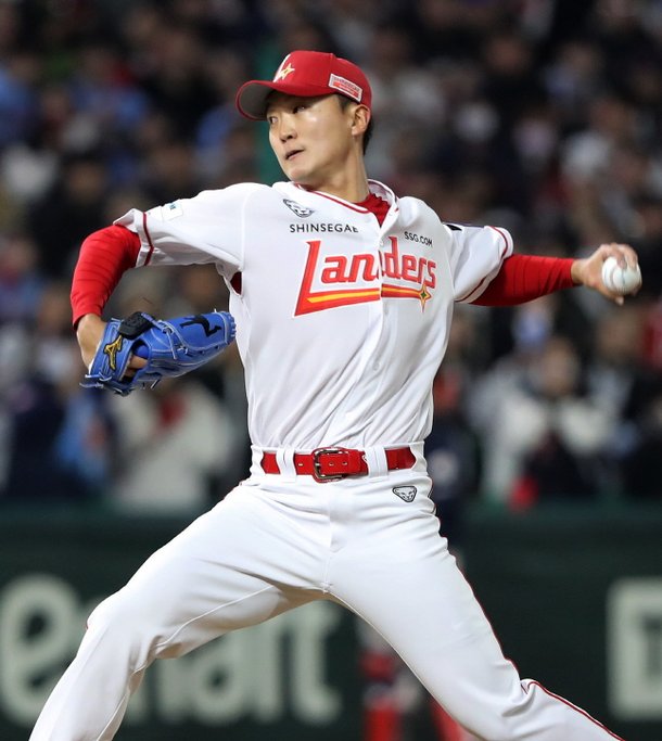 SSG 영건 김건우, KIA전 5⅓이닝 12K 무실점 역투…선발 전원 탈삼진 : 네이트 스포츠