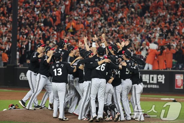 LG 트윈스 'V4 달성' : 네이트 스포츠