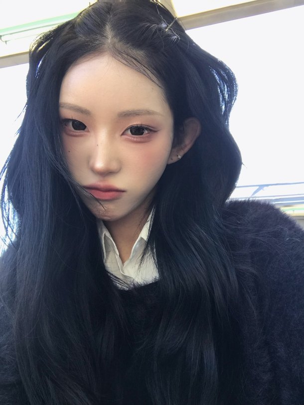 '41kg' 최준희, 인형 같은 미모에 스키니 몸매 "왼쪽 얼굴 사수" : 네이트 연예