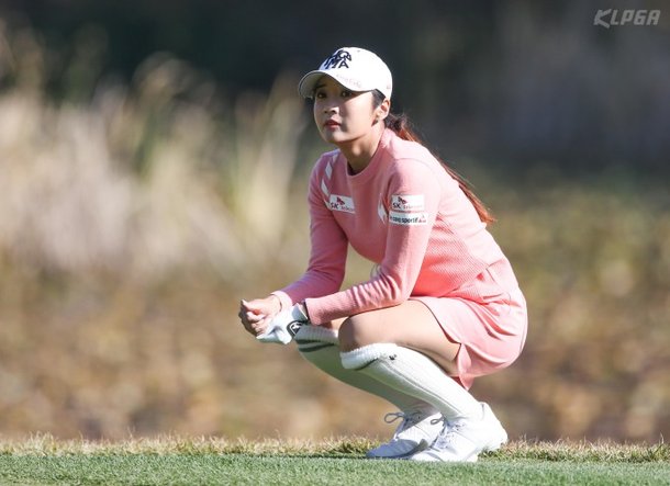 배선우, JLPGA 최종전 2R 2위…이보미 3위·신지애는 17위 : 네이트 스포츠