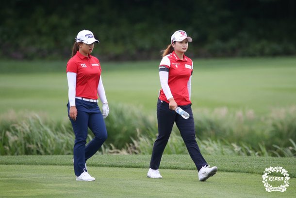 'KLPGA 1R 선두권' 최혜진 "대회 2연패, 정말 하고 싶은 타이틀" : 네이트 스포츠
