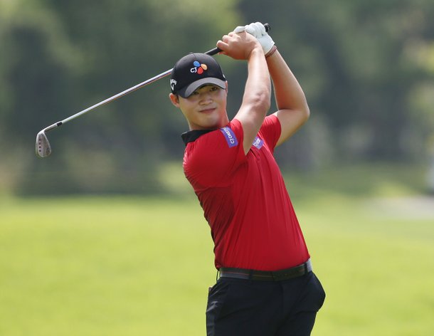 KPGA 생애 첫 6번째 우승자 탄생…배용준, 한장상인비테이셔널 우승 : 네이트 스포츠