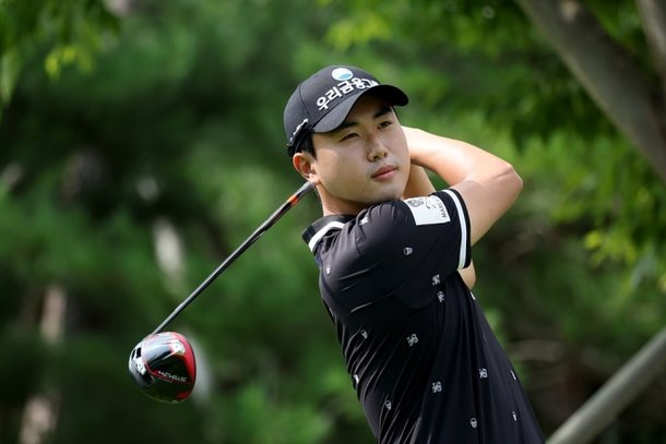 'AG 골프단체전 金' 조우영·장유빈, 'KPGA 최경주 대회'서 프로 데뷔 : 네이트 스포츠