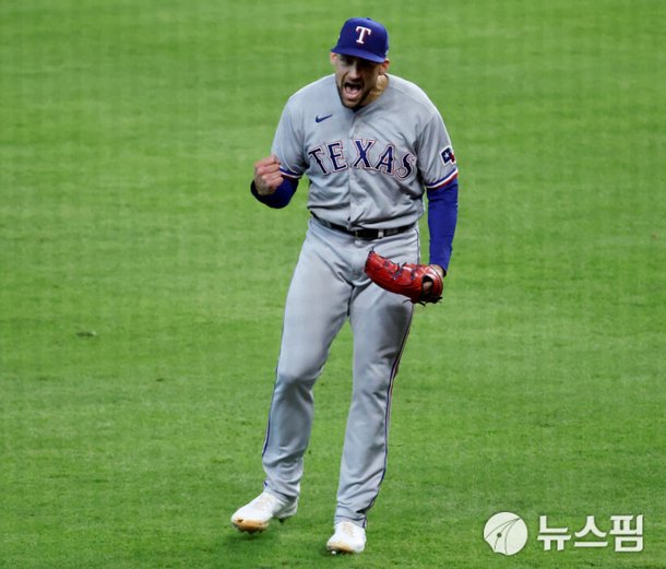 [ALCS] '돌풍' 텍사스, 휴스턴에 2연승…PS 7연승 : 네이트 스포츠