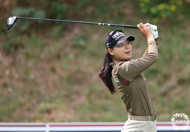 [LPGA Q스쿨] '9언더파 맹타' 이소미, 5R 선두…수석합격 눈앞 : 네이트 스포츠