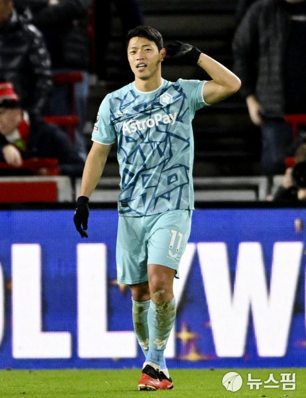 [EPL] "공간침투 탁월"…황희찬, BBC선정 19·20R 베스트11 : 네이트 스포츠