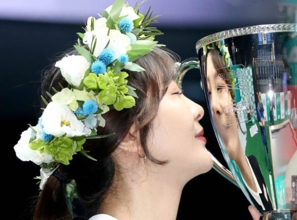 [LPBA] '엄마 선수' 김상아, 1860일 도전끝 첫 투어 우승 : 네이트 스포츠