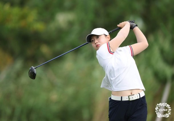[KLPGA] 18세 여고생 이지민, 첫 출전한 프로대회에서 깜짝 우승 : 네이트 스포츠