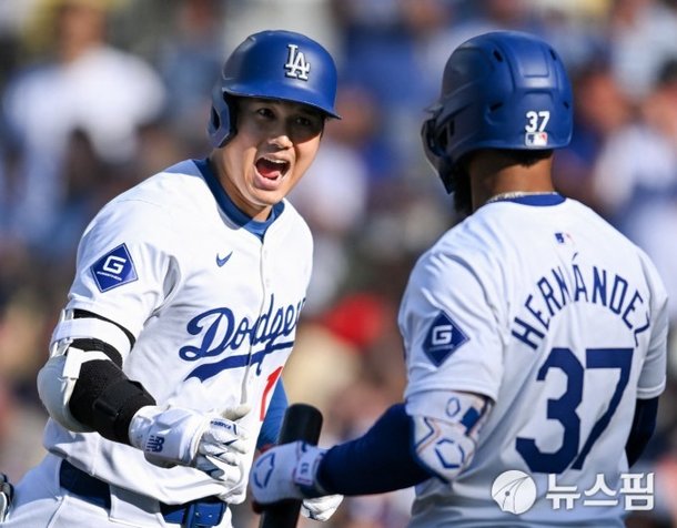 [MLB] 오타니, 144m 초대형 대포…4년 연속 30홈런 : 네이트 스포츠