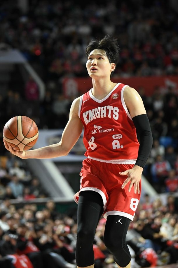 [프로농구] SK, 1위 매직넘버 '6'…디펜딩 챔프 KCC 10연패 : 네이트 스포츠