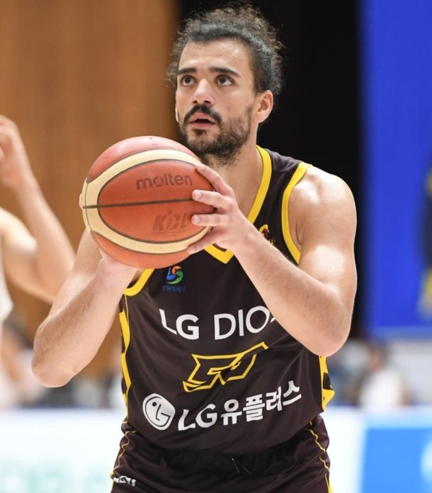 [프로농구] 2위 LG, DB 꺾고 4강 PO 직행 꿈…마레이 트리플더블 : 네이트 스포츠