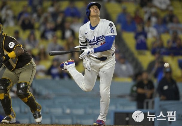 160km 보복구 맞고도…벤치클리어링 막은 '착한 오타니' : 네이트 스포츠