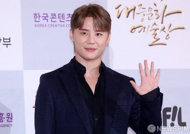 뮤지컬 배우 김준수 협박해 8억 뜯어낸 BJ, 징역 7년 확정 : 네이트 연예