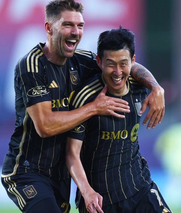 손흥민 연봉 LAFC 절반인 '약 181억원'…美 MLS 최고 대우 : 네이트 스포츠