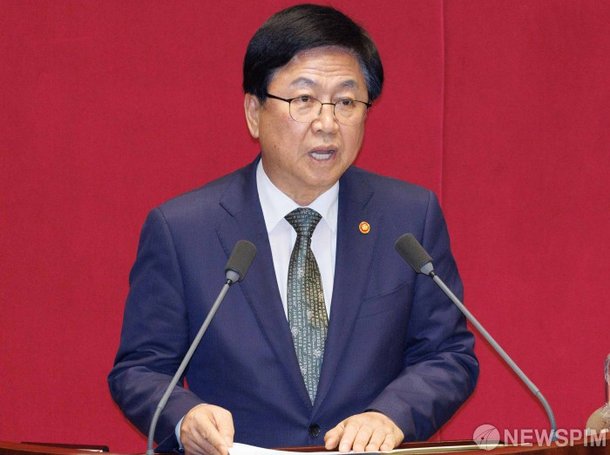 최교진 교육장관, 24일 '4단계 BK21 사업 국회 토론회' 참석 : 네이트 뉴스