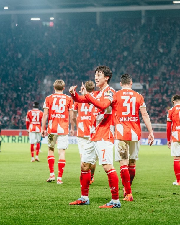 동점 도움·역전 극장골…'이재성 원맨쇼'로 마인츠 UECL 3연승 : 네이트 스포츠