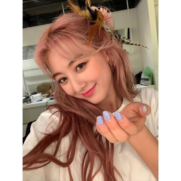 TWICE's Jihyo Brought to Tears by Her Fans - ZAPZEE - Premier Korean ...