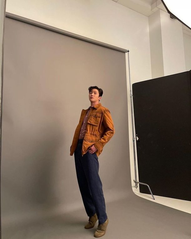 SF9 로운, 190.5㎝ 우월 비율+훈훈 비주얼로 여심 저격[SNS★컷] | 아이돌24시 : 네이트 연예