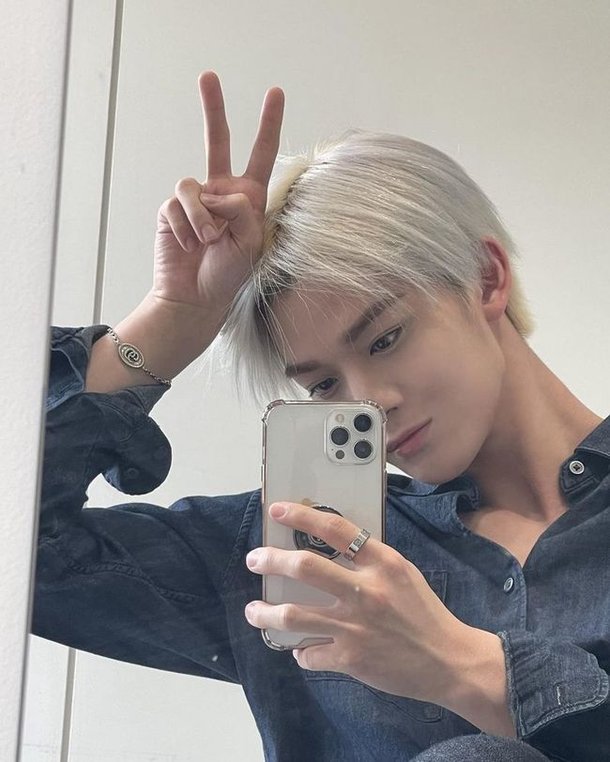 CIX 배진영, 소멸할 것 같은 작은 얼굴 '만찢남의 정석'[SNS★컷] : 네이트 연예