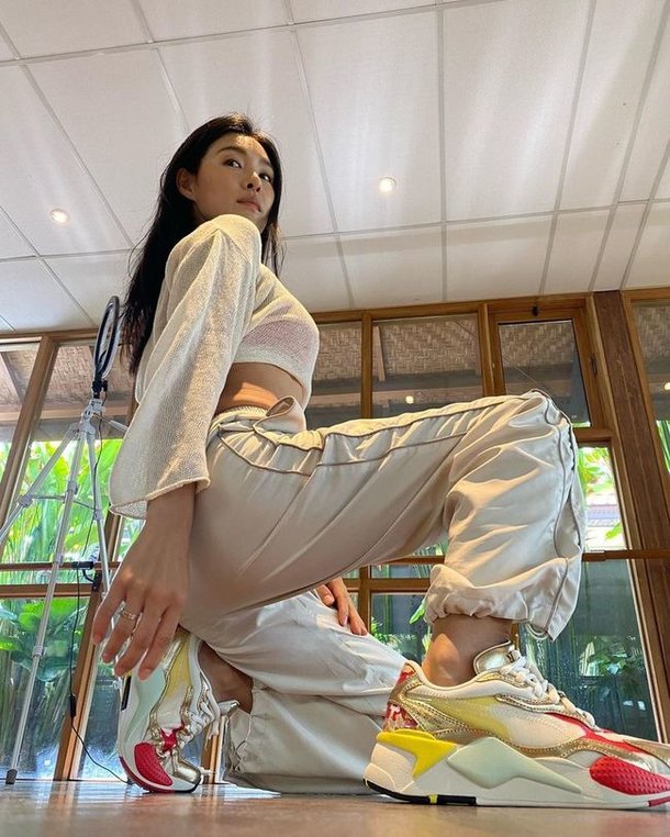 가희, 168cm·52.9kg 스펙 복근은 이정도…툭 튀어나온 11자 : 네이트 연예