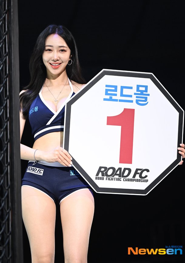 로드걸 신해리, 1라운드 시작합니다[포토엔HD] : 네이트 스포츠