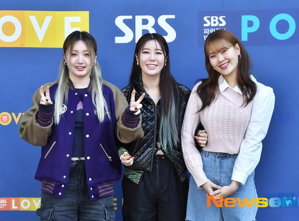 WSG워너비 4FIRE(사파이어) [포토엔HD] : 네이트 뉴스