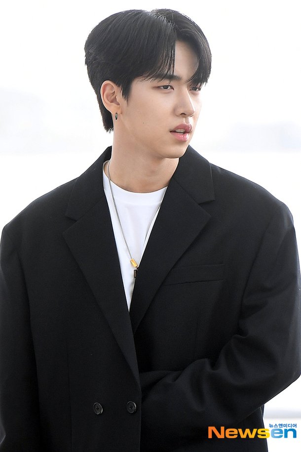 엔싸인 한준 '자신감 넘치는 옆태'[포토엔HD] : 네이트 뉴스