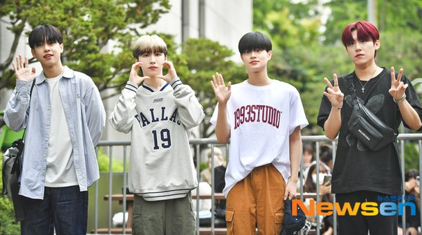 출근길 AB6IX, 7개월만 신보 [포토엔HD] : 네이트 연예