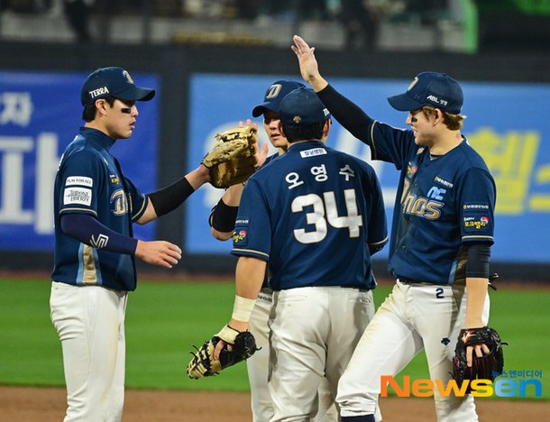 NC, PO1차전 잡았어[포토엔HD] : 네이트 스포츠