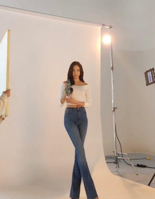 김사랑, 173cm·49kg 넘사벽 스펙 청바지 핏은 이런 것 : 네이트 연예