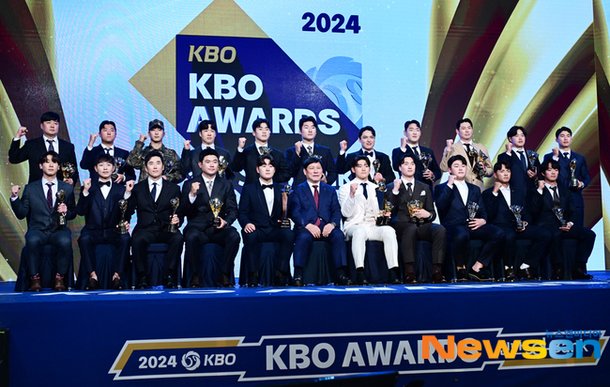 '2024 KBO리그 영광의 수상자들'[포토엔HD] : 네이트 스포츠